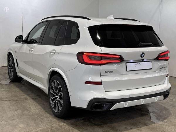 Balts BMW X5 2022 Viļņa, ar dzinēja tilpumu 3.00 L un nobraukumu 122 tūkst. km par 47222 €, foto 3 vietnē AUTOMOTO.COM.LV