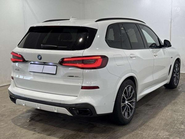 Balts BMW X5 2022 Viļņa, ar dzinēja tilpumu 3.00 L un nobraukumu 122 tūkst. km par 47222 €, foto 4 vietnē AUTOMOTO.COM.LV