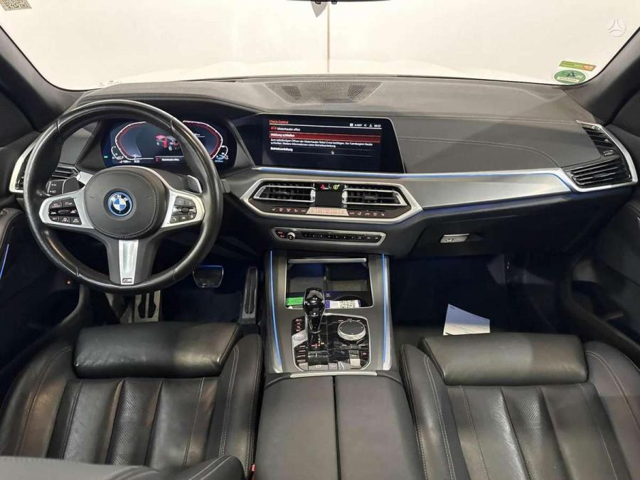 White BMW X5 2022 in Vilnius, with an engine capacity of 3.00 L and mileage of 122 thousand km for 47222 €, photo 19 on AUTOMOTO.COM.LV