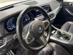 White BMW X5 2022 in Vilnius, with an engine capacity of 3.00 L and mileage of 122 thousand km for 47222 €, photo 26 on AUTOMOTO.COM.LV