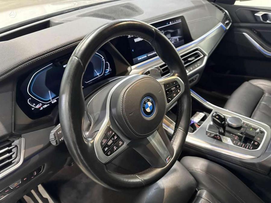 White BMW X5 2022 in Vilnius, with an engine capacity of 3.00 L and mileage of 122 thousand km for 47222 €, photo 26 on AUTOMOTO.COM.LV