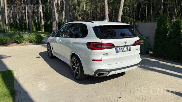 White BMW X5 2022 in Riga, with an engine capacity of 3.00 L and mileage of 92 thousand km for 49490 €, photo 7 on AUTOMOTO.COM.LV