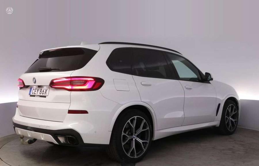 Balts BMW X5 2022 Viļņa, ar dzinēja tilpumu 3.00 L un nobraukumu 97 tūkst. km par 59500 €, foto 3 vietnē AUTOMOTO.COM.LV