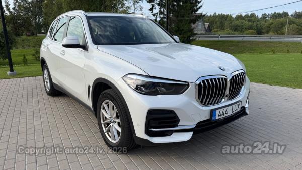 White BMW X5 2022 in Johvi, with an engine capacity of 3.00 L and mileage of 70 thousand km for 55000 €, photo 1 on AUTOMOTO.COM.LV