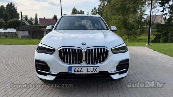 White BMW X5 2022 in Johvi, with an engine capacity of 3.00 L and mileage of 70 thousand km for 55000 €, photo 2 on AUTOMOTO.COM.LV