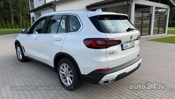 White BMW X5 2022 in Johvi, with an engine capacity of 3.00 L and mileage of 70 thousand km for 55000 €, photo 6 on AUTOMOTO.COM.LV