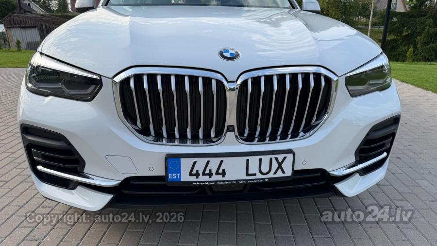 White BMW X5 2022 in Johvi, with an engine capacity of 3.00 L and mileage of 70 thousand km for 55000 €, photo 10 on AUTOMOTO.COM.LV