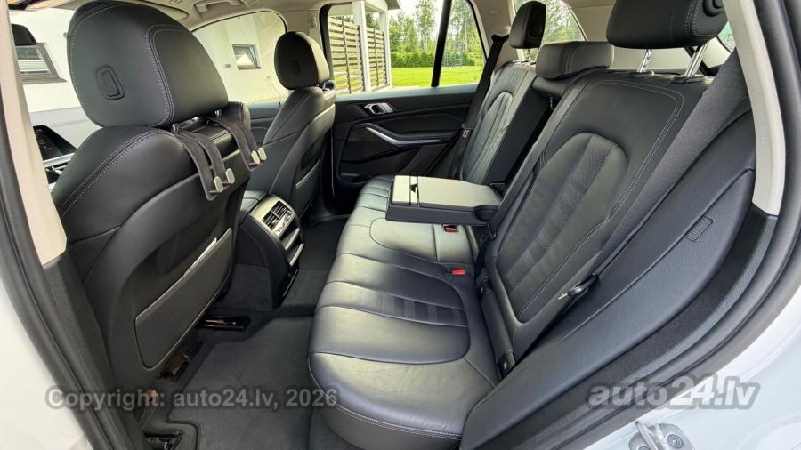 White BMW X5 2022 in Johvi, with an engine capacity of 3.00 L and mileage of 70 thousand km for 55000 €, photo 21 on AUTOMOTO.COM.LV