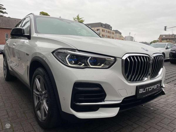 BMW X5 2022 Viļņa vietnē Balts BMW X5 2022 Viļņa, ar dzinēja tilpumu 3.00 L un nobraukumu 99 tūkst. km par 51300 €, foto 6 vietnē AUTOMOTO.COM.LV