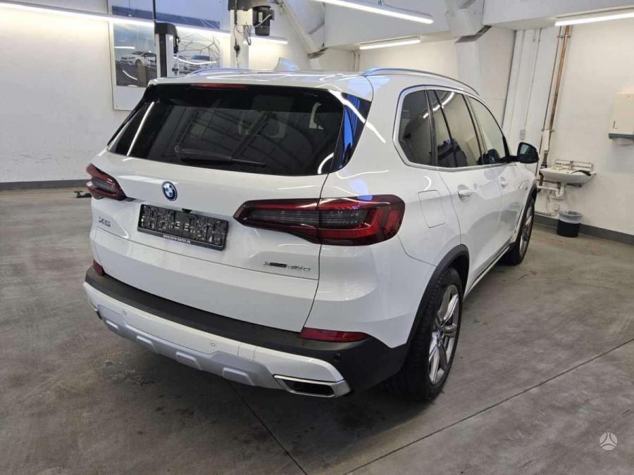 Balts BMW X5 2022 Viļņa, ar dzinēja tilpumu 3.00 L un nobraukumu 112 tūkst. km par 43777 €, foto 3 vietnē AUTOMOTO.COM.LV