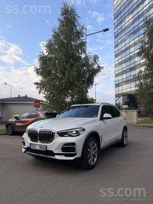 Balts BMW X5 2022 Rīga, ar dzinēja tilpumu 3.00 L un nobraukumu 75 tūkst. km par 49500 €, foto 3 vietnē AUTOMOTO.COM.LV