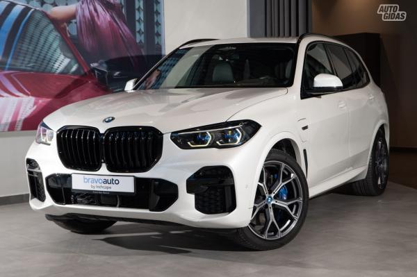 Balts BMW X5 2022 Kauņa, ar dzinēja tilpumu 3.00 L un nobraukumu 99 tūkst. km par 55471 €, foto 3 vietnē AUTOMOTO.COM.LV