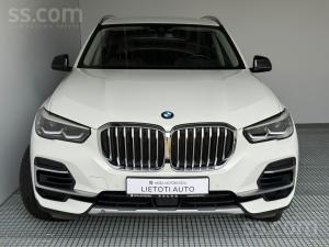 Balts BMW X5 2023 Rīga, ar dzinēja tilpumu 3.00 L un nobraukumu 138 tūkst. km par 43490 €, foto 2 vietnē AUTOMOTO.COM.LV