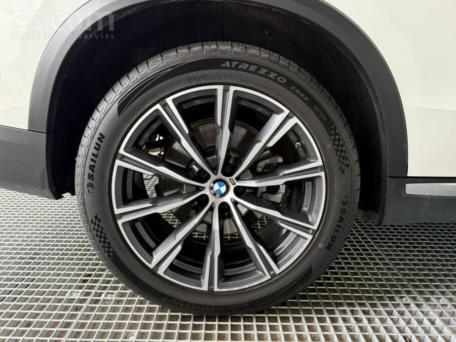 Balts BMW X5 2023 Rīga, ar dzinēja tilpumu 3.00 L un nobraukumu 138 tūkst. km par 43490 €, foto 21 vietnē AUTOMOTO.COM.LV