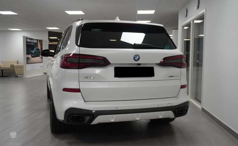 Balts BMW X5 2023 Viļņa, ar dzinēja tilpumu 3.00 L un nobraukumu 112 tūkst. km par 65500 €, foto 7 vietnē AUTOMOTO.COM.LV