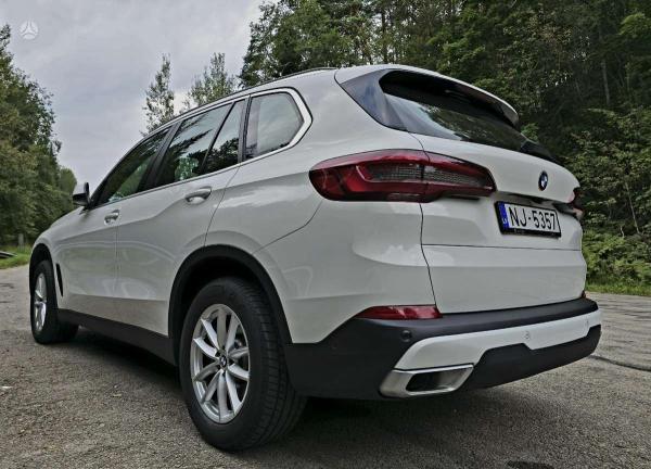 White BMW X5 2023 in Riga, with an engine capacity of 2.99 L and mileage of 50 thousand km for 52000 €, photo 3 on AUTOMOTO.COM.LV