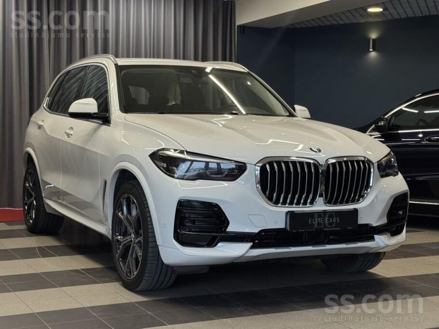 Balts BMW X5 2023 Rīga, ar dzinēja tilpumu 3.00 L un nobraukumu 43 tūkst. km par 45500 €, foto 4 vietnē AUTOMOTO.COM.LV