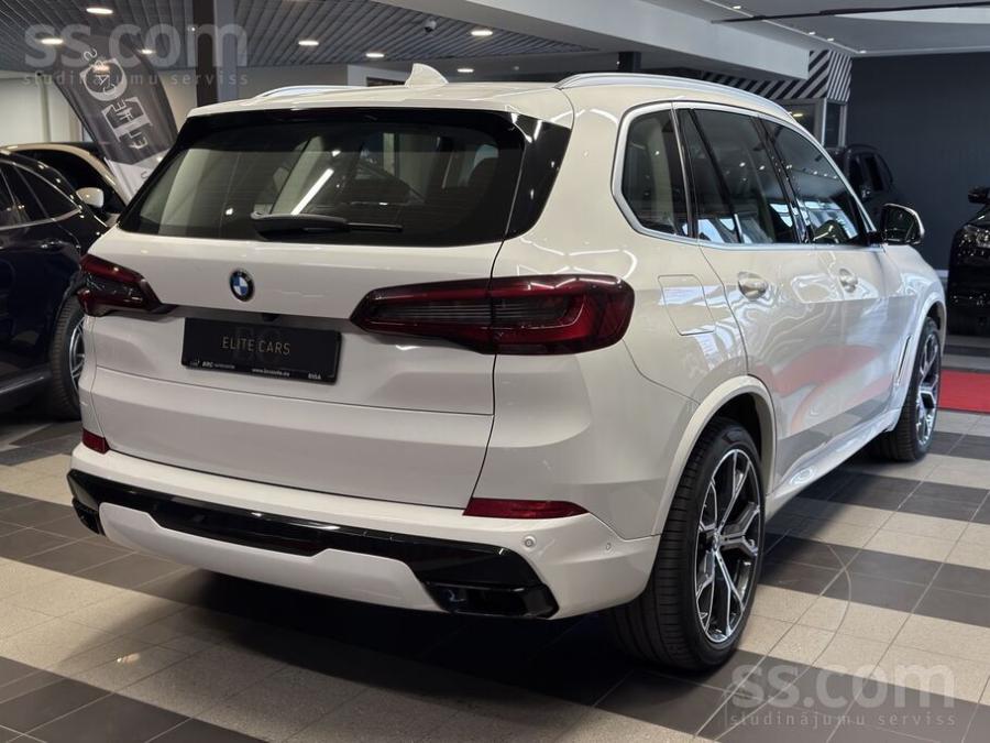 Balts BMW X5 2023 Rīga, ar dzinēja tilpumu 3.00 L un nobraukumu 43 tūkst. km par 45500 €, foto 5 vietnē AUTOMOTO.COM.LV