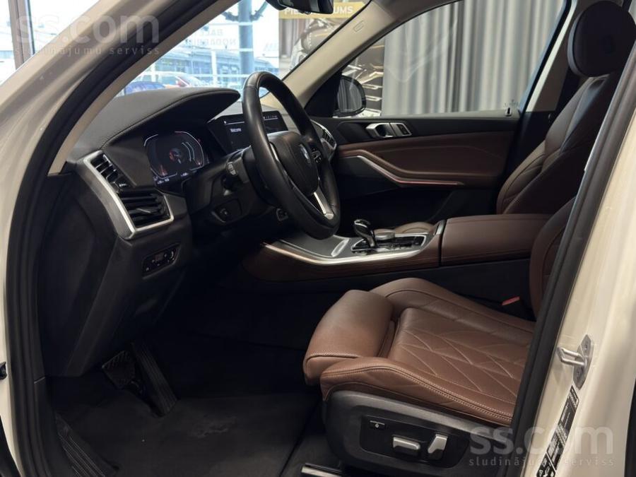 Balts BMW X5 2023 Rīga, ar dzinēja tilpumu 3.00 L un nobraukumu 43 tūkst. km par 45500 €, foto 10 vietnē AUTOMOTO.COM.LV
