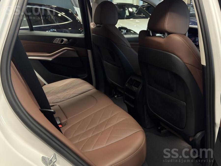 Balts BMW X5 2023 Rīga, ar dzinēja tilpumu 3.00 L un nobraukumu 43 tūkst. km par 45500 €, foto 28 vietnē AUTOMOTO.COM.LV