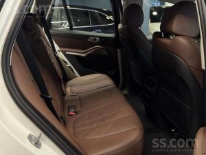 Balts BMW X5 2023 Rīga, ar dzinēja tilpumu 3.00 L un nobraukumu 43 tūkst. km par 45500 €, foto 29 vietnē AUTOMOTO.COM.LV