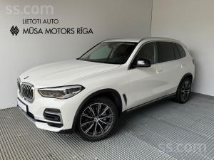 Белый БМВ Х5 2023 в Рига, объемом двигателя 3.00 л и пробегом 138 тыс. км за 41900 €, фото 1 на AUTOMOTO.COM.LV