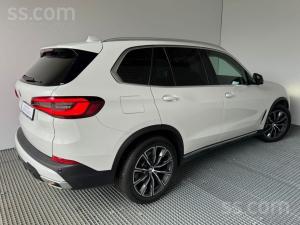 Белый БМВ Х5 2023 в Рига, объемом двигателя 3.00 л и пробегом 138 тыс. км за 41900 €, фото 4 на AUTOMOTO.COM.LV