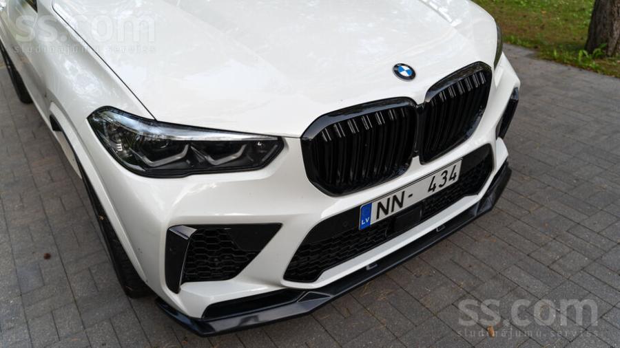 White BMW X5 2023 in Riga, with an engine capacity of 3.00 L and mileage of 62 thousand km for 43000 €, photo 3 on AUTOMOTO.COM.LV