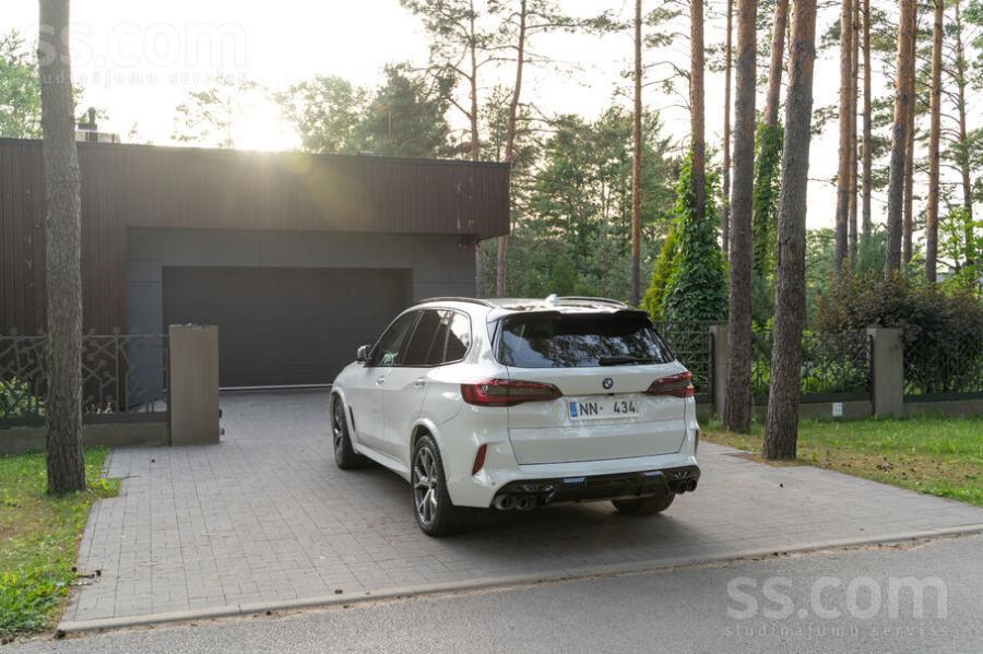 White BMW X5 2023 in Riga, with an engine capacity of 3.00 L and mileage of 62 thousand km for 43000 €, photo 5 on AUTOMOTO.COM.LV