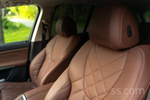 White BMW X5 2023 in Riga, with an engine capacity of 3.00 L and mileage of 62 thousand km for 43000 €, photo 11 on AUTOMOTO.COM.LV