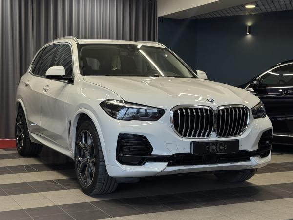 Balts BMW X5 2023 Rīga, ar dzinēja tilpumu 3.00 L un nobraukumu 43 tūkst. km par 45500 €, foto 2 vietnē AUTOMOTO.COM.LV
