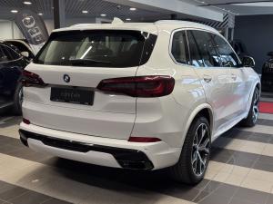 Balts BMW X5 2023 Rīga, ar dzinēja tilpumu 3.00 L un nobraukumu 43 tūkst. km par 45500 €, foto 4 vietnē AUTOMOTO.COM.LV