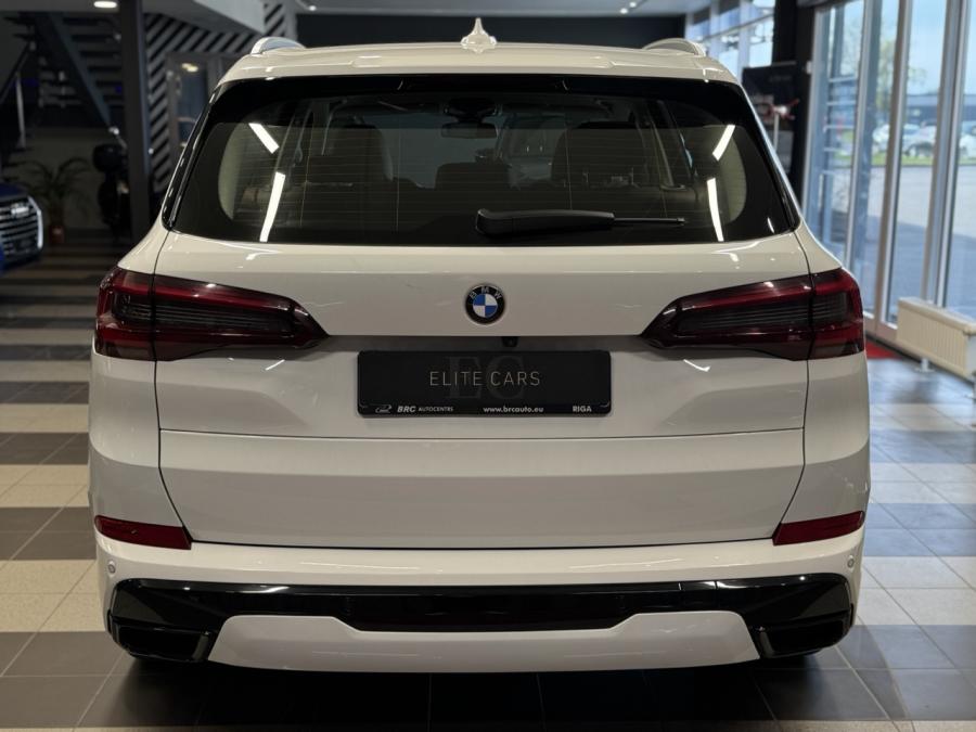 Balts BMW X5 2023 Rīga, ar dzinēja tilpumu 3.00 L un nobraukumu 43 tūkst. km par 45500 €, foto 5 vietnē AUTOMOTO.COM.LV