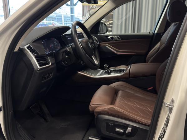 Balts BMW X5 2023 Rīga, ar dzinēja tilpumu 3.00 L un nobraukumu 43 tūkst. km par 45500 €, foto 8 vietnē AUTOMOTO.COM.LV