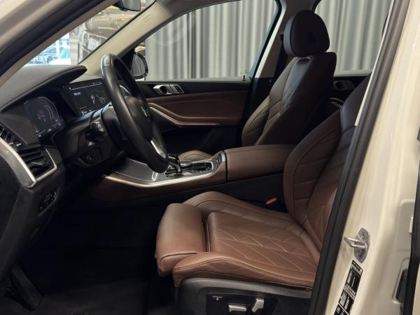 Balts BMW X5 2023 Rīga, ar dzinēja tilpumu 3.00 L un nobraukumu 43 tūkst. km par 45500 €, foto 9 vietnē AUTOMOTO.COM.LV