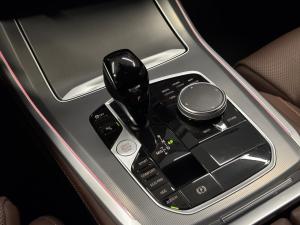 Balts BMW X5 2023 Rīga, ar dzinēja tilpumu 3.00 L un nobraukumu 43 tūkst. km par 45500 €, foto 24 vietnē AUTOMOTO.COM.LV