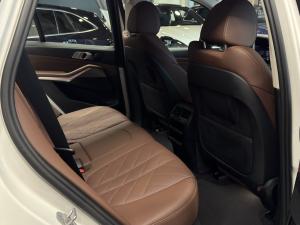 Balts BMW X5 2023 Rīga, ar dzinēja tilpumu 3.00 L un nobraukumu 43 tūkst. km par 45500 €, foto 27 vietnē AUTOMOTO.COM.LV