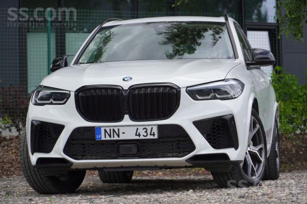 Balts BMW X5 2023 Rīga, ar dzinēja tilpumu 3.00 L un nobraukumu 62 tūkst. km par 43990 €, foto  vietnē AUTOMOTO.COM.LV