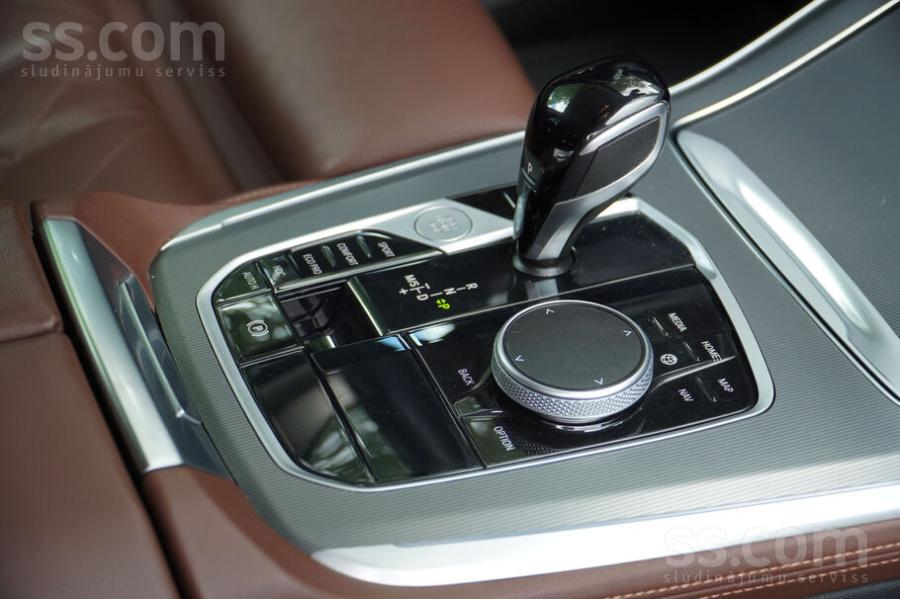Balts BMW X5 2023 Rīga, ar dzinēja tilpumu 3.00 L un nobraukumu 62 tūkst. km par 43990 €, foto 18 vietnē AUTOMOTO.COM.LV