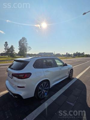 White BMW X5 2023 in Bauska, with an engine capacity of 3.00 L and mileage of 74 thousand km for 58400 €, photo 3 on AUTOMOTO.COM.LV