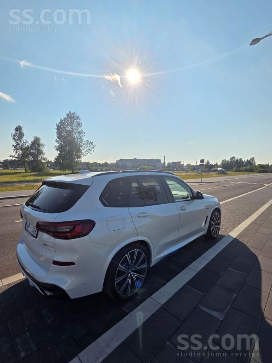 White BMW X5 2023 in Bauska, with an engine capacity of 3.00 L and mileage of 74 thousand km for 58400 €, photo 3 on AUTOMOTO.COM.LV
