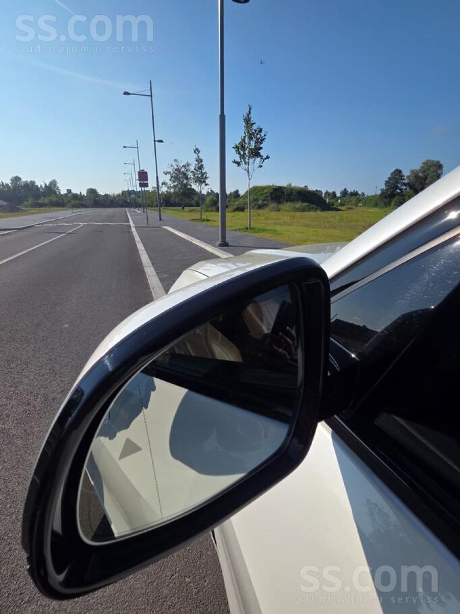 White BMW X5 2023 in Bauska, with an engine capacity of 3.00 L and mileage of 74 thousand km for 58400 €, photo 16 on AUTOMOTO.COM.LV