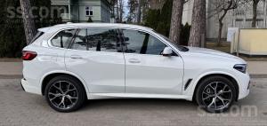 White BMW X5 2023 in Jurmala, with an engine capacity of 3.00 L and mileage of 42 thousand km for 43500 €, photo 7 on AUTOMOTO.COM.LV
