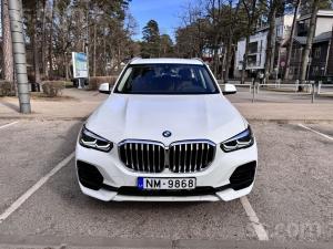 White BMW X5 2023 in Jurmala, with an engine capacity of 3.00 L and mileage of 42 thousand km for 43500 €, photo 8 on AUTOMOTO.COM.LV