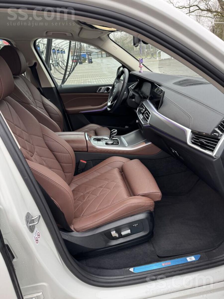 White BMW X5 2023 in Jurmala, with an engine capacity of 3.00 L and mileage of 42 thousand km for 43500 €, photo 9 on AUTOMOTO.COM.LV