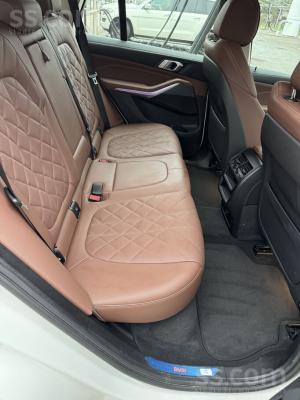 White BMW X5 2023 in Jurmala, with an engine capacity of 3.00 L and mileage of 42 thousand km for 43500 €, photo 11 on AUTOMOTO.COM.LV