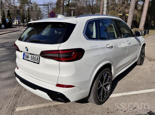 Balts BMW X5 2023 Jūrmala, ar dzinēja tilpumu 3.00 L un nobraukumu 43 tūkst. km par 43500 €, foto 5 vietnē AUTOMOTO.COM.LV