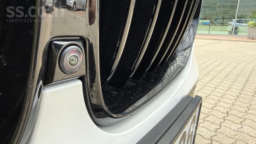 White BMW X5 2023 in Riga, with an engine capacity of 3.00 L and mileage of 41 thousand km for 59000 €, photo 36 on AUTOMOTO.COM.LV