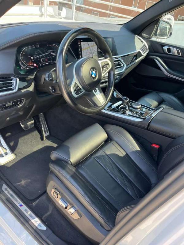 White BMW X5 2023 in Siauliai, with an engine capacity of 2.99 L and mileage of 89 thousand km for 49900 €, photo 5 on AUTOMOTO.COM.LV