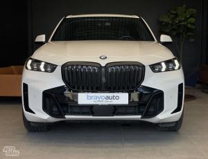 White BMW X5 2023 in Klaipeda, with an engine capacity of 3.00 L and mileage of 99 thousand km for 69991 €, photo 3 on AUTOMOTO.COM.LV